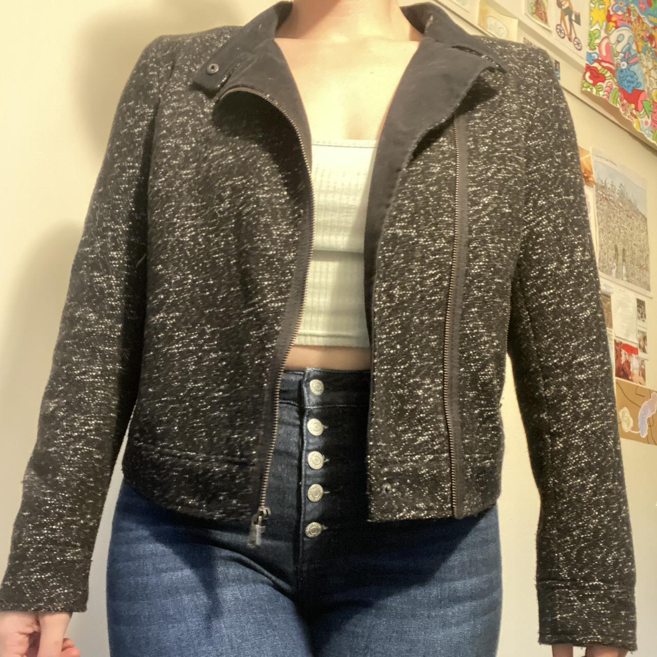 Gap Women's Black and Grey Jacket | Depop