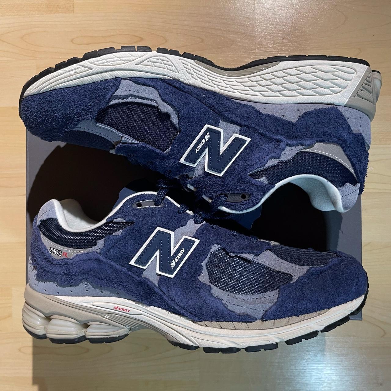 New Balance Men's Blue and Navy Trainers | Depop