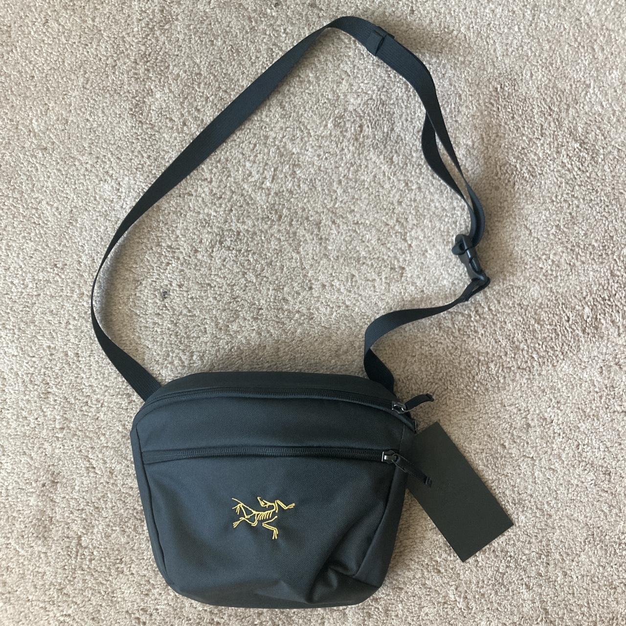 Arcteryx Mantis 2 Waist/Crossbody Pack... - Depop