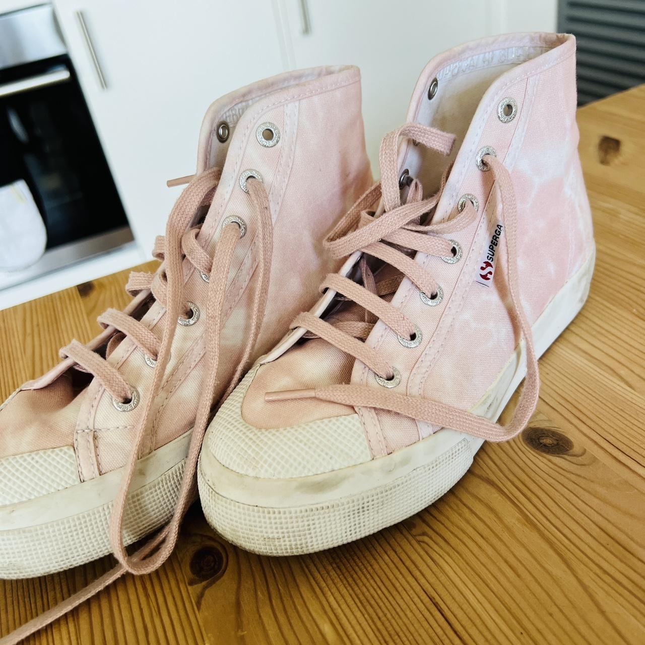 Superga Women's Pink and White Trainers | Depop