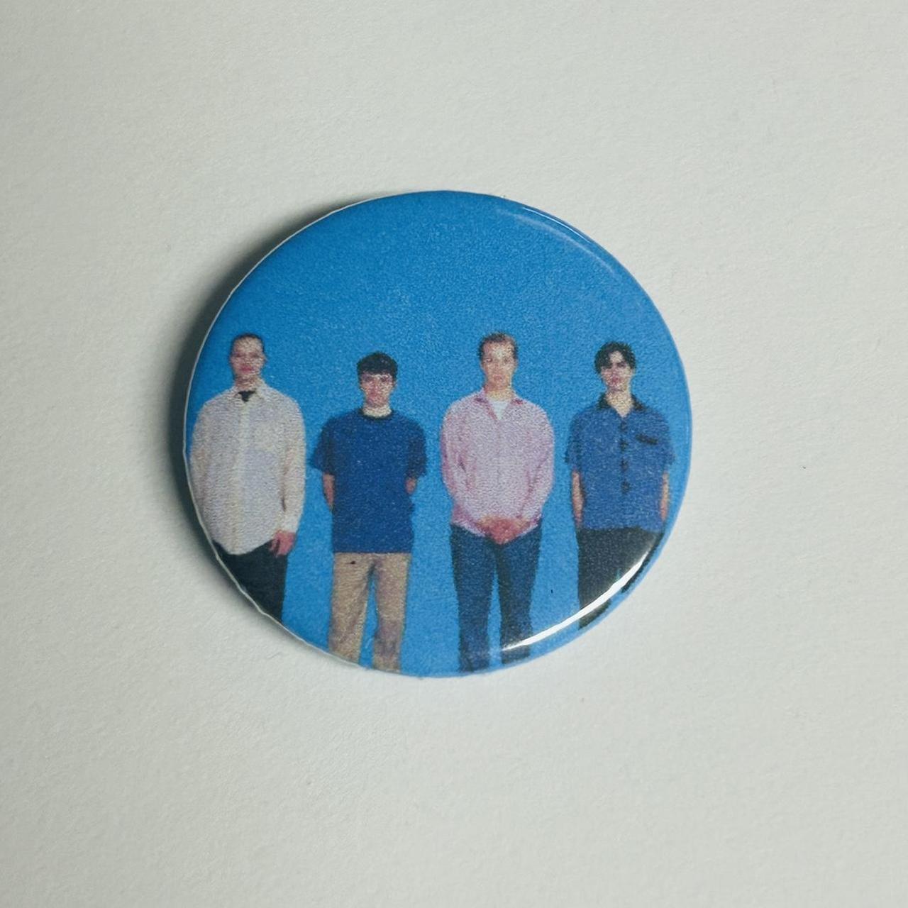 weezer pin 🎶 1.25 in/32 mm #weezer #pin - Depop