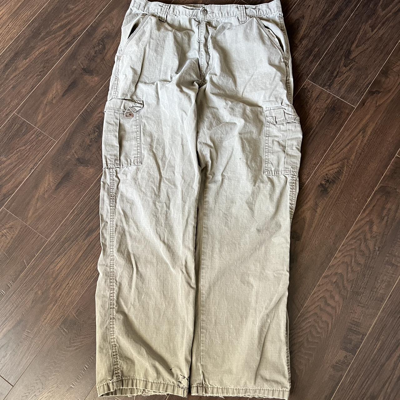 Earth tone cargo pants 34x32.5 Distressed - Depop