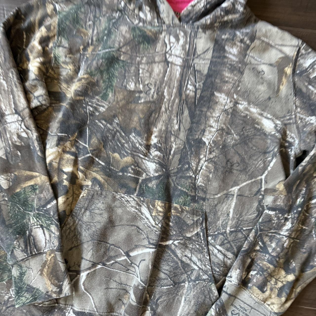 Realtree camo hoodie Measures 21x26 fits... - Depop