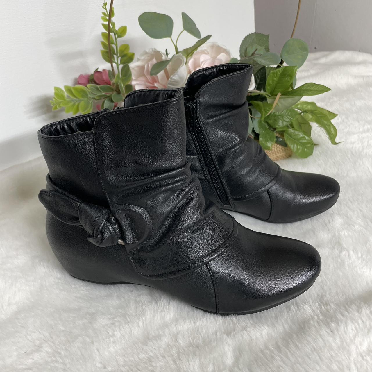 Bare traps booties size 7 in like new condition | Depop