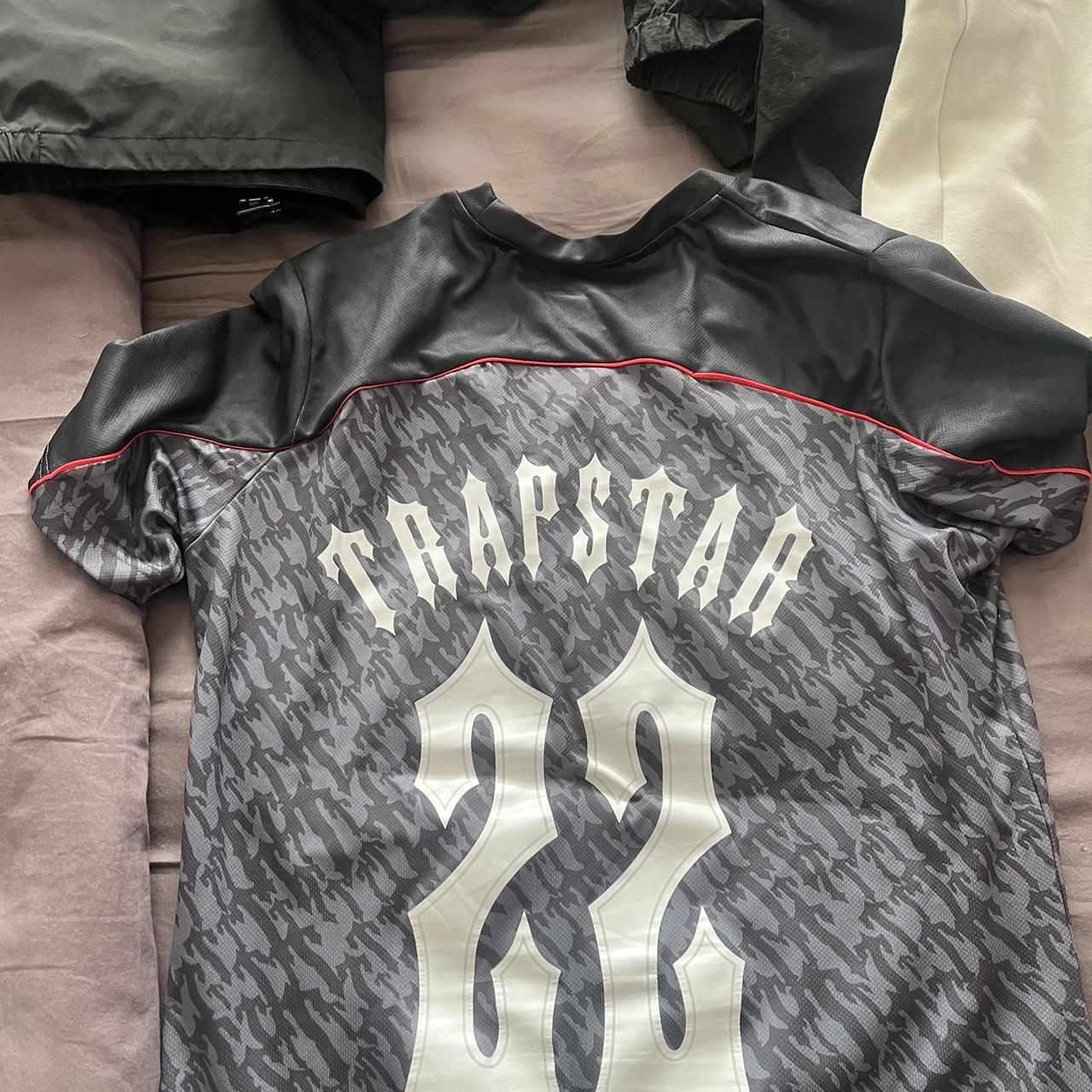 trapstar football top black medium - Depop