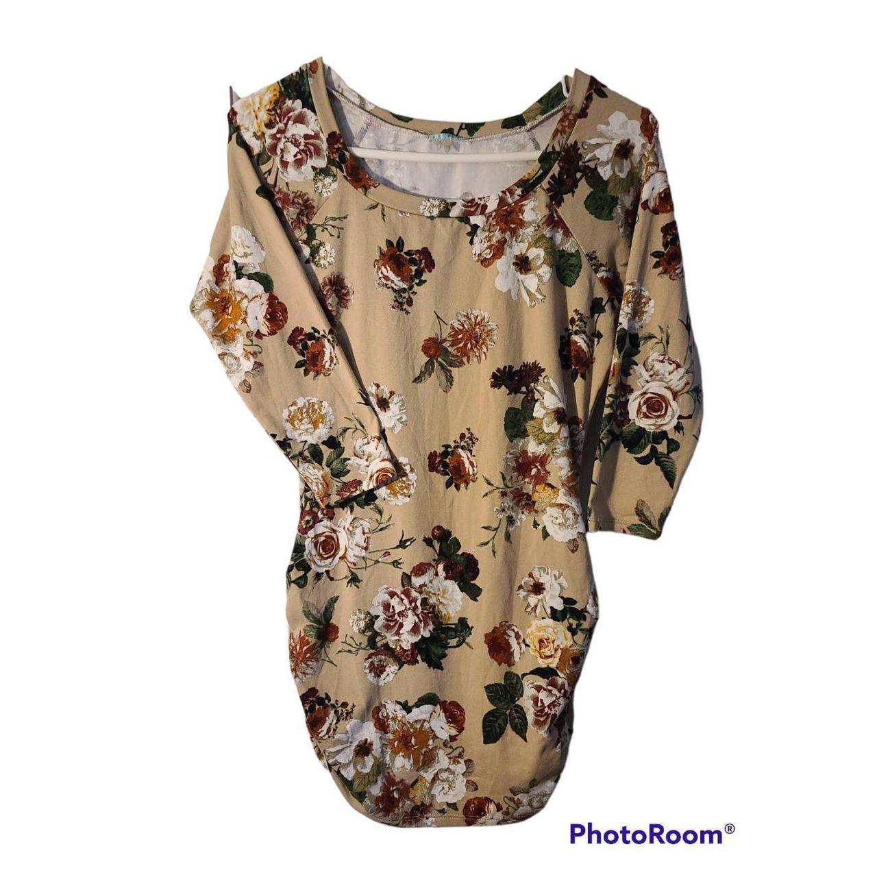 Pretty form fitted size small dress. Polyester and... - Depop