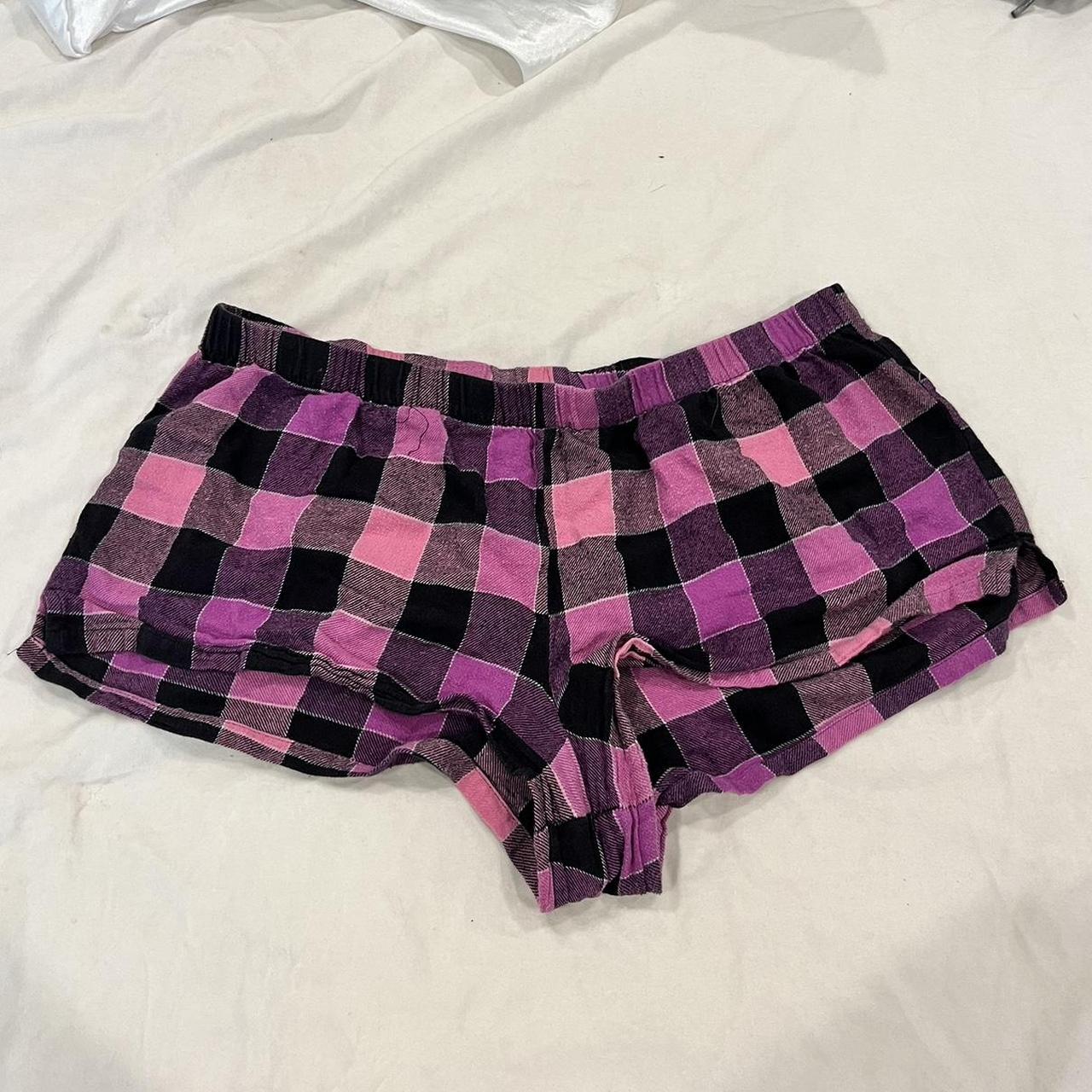 size L SO pajama boxer shorts -fits more like a S/M - Depop