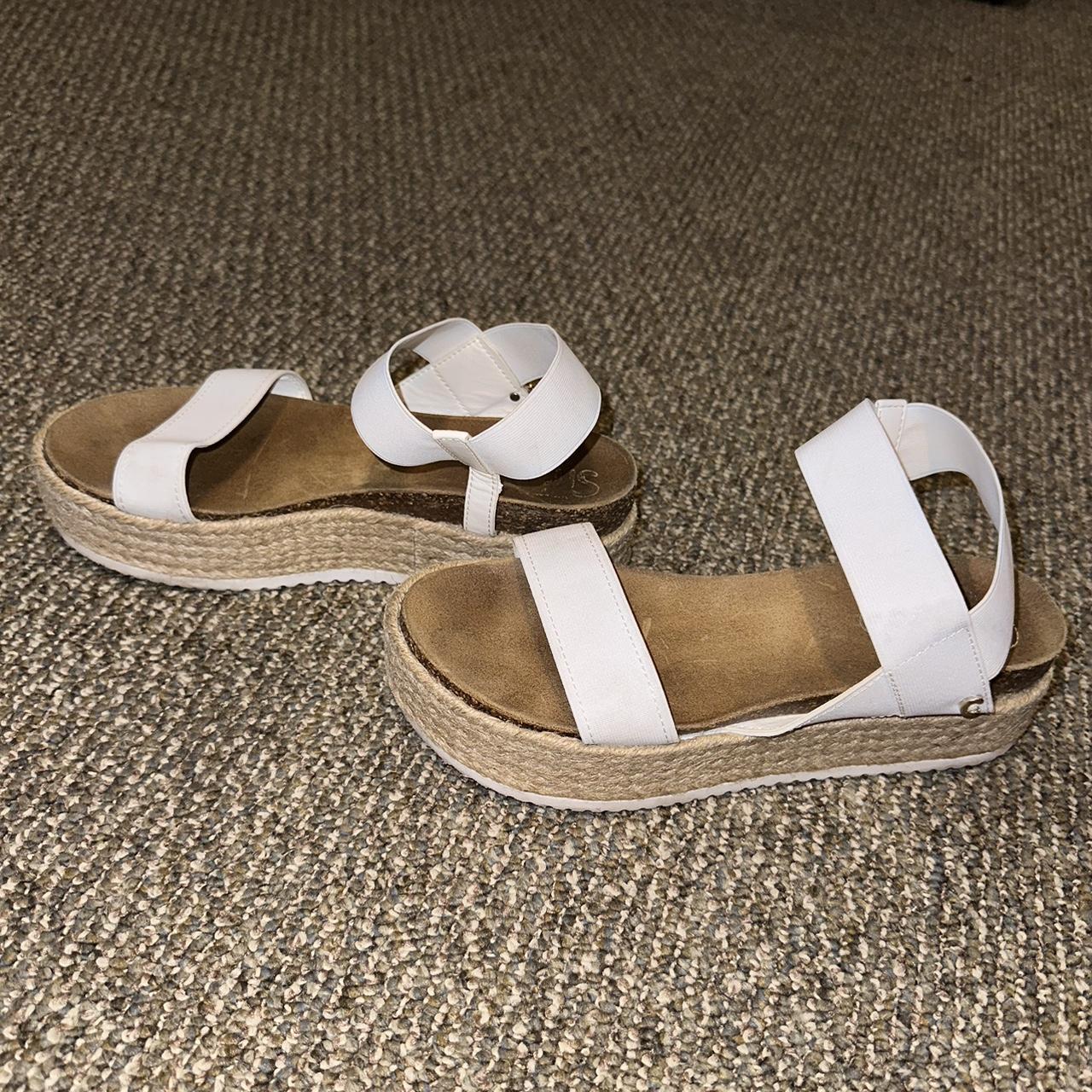 Cute white platform sandals, perfect for so many... - Depop