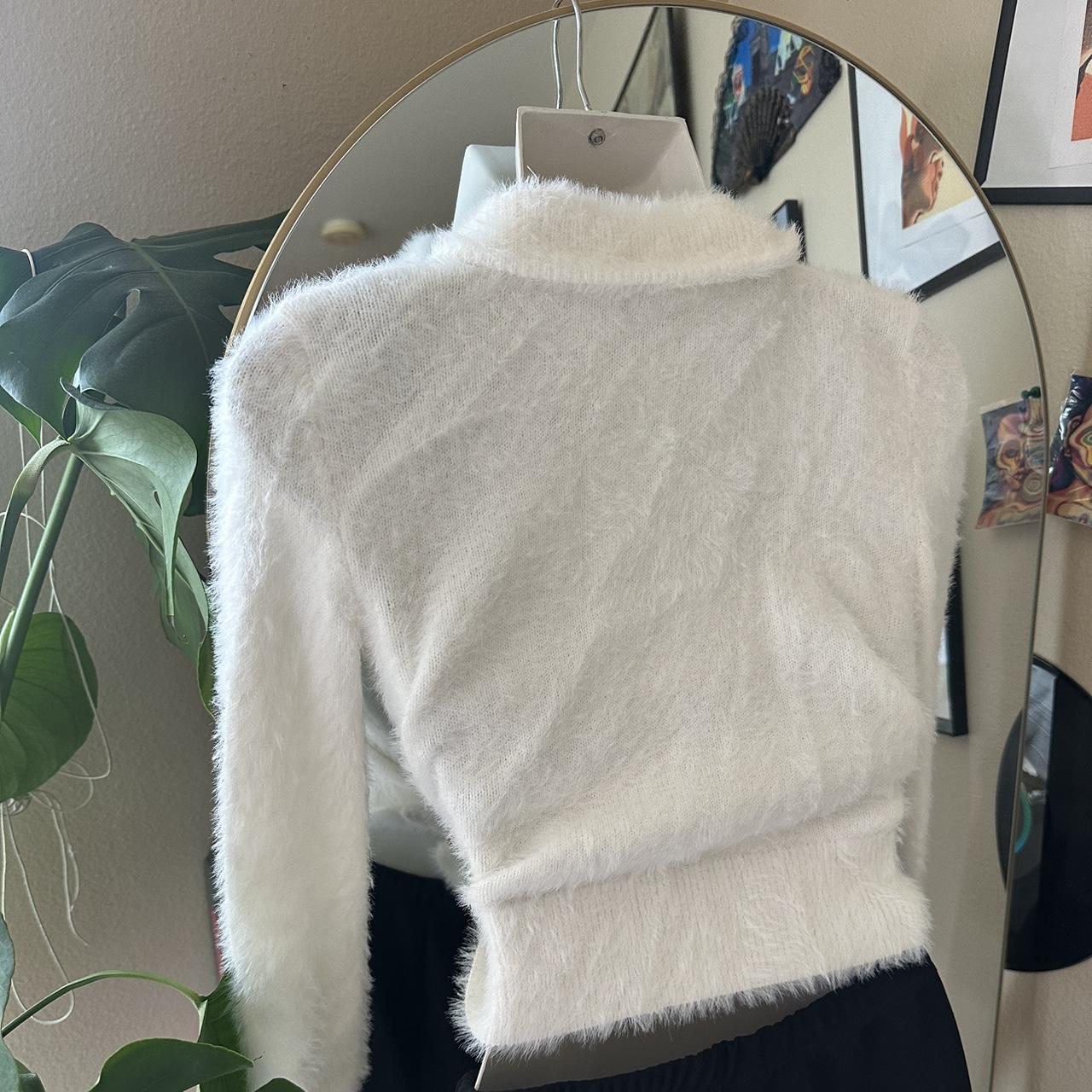 Fuzzy white zip up sweater size small No tag - Depop