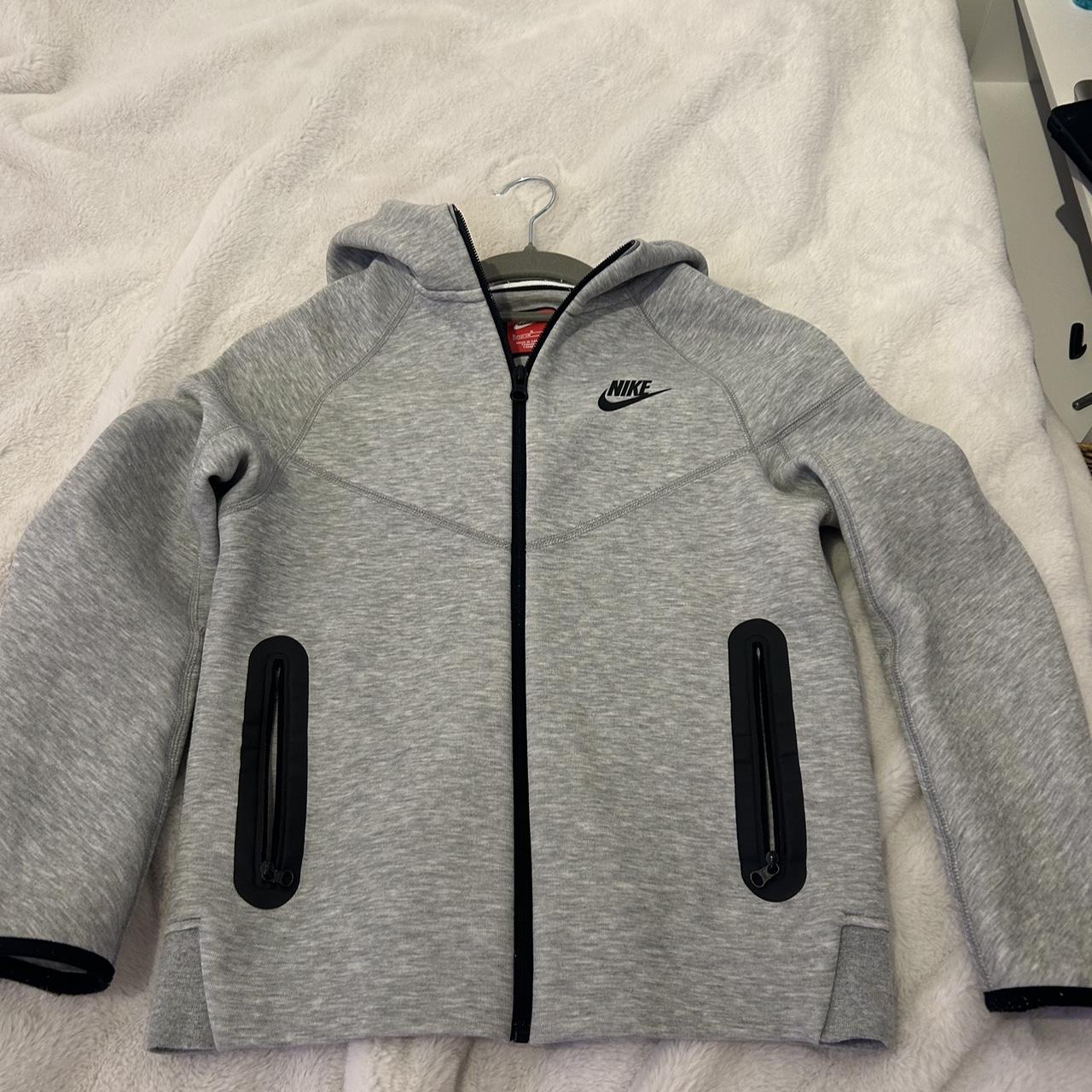 Grey Nike tech kids medium | Depop