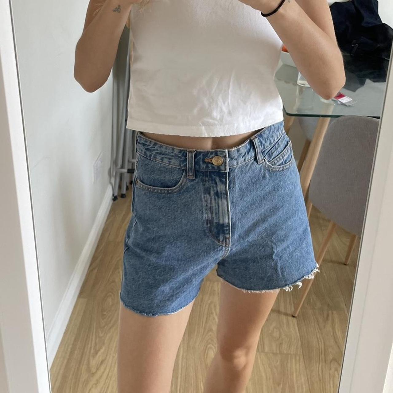 Zara denim shorts // raw hem // size 6 // short... - Depop