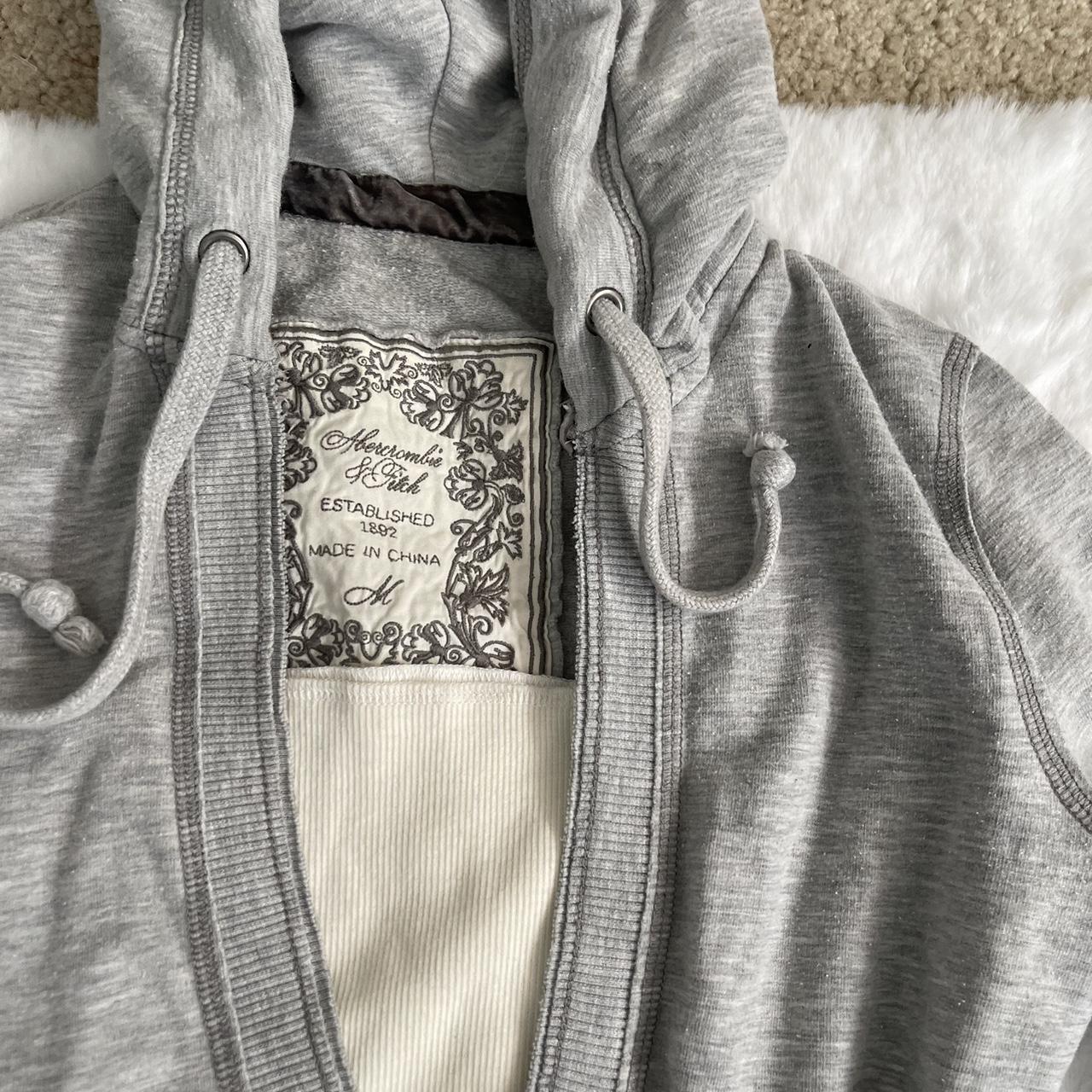 y2k grunge Abercrombie grey babydoll sweater with a... - Depop