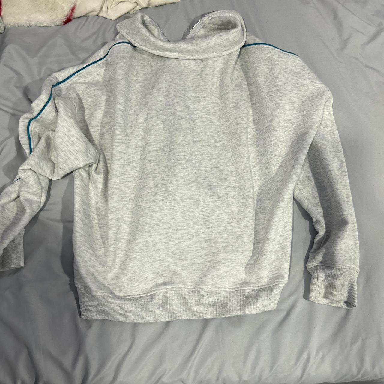 medium quarter zip crew neck, semi-cropped - Depop