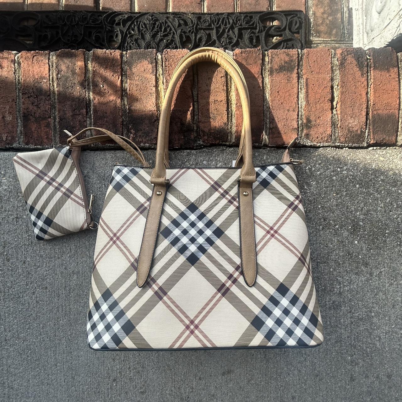 Vintage Burberry purse (look alike) -no flaws | Depop