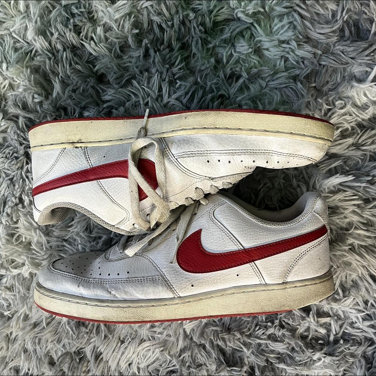 Nike Men's White and Red Trainers | Depop