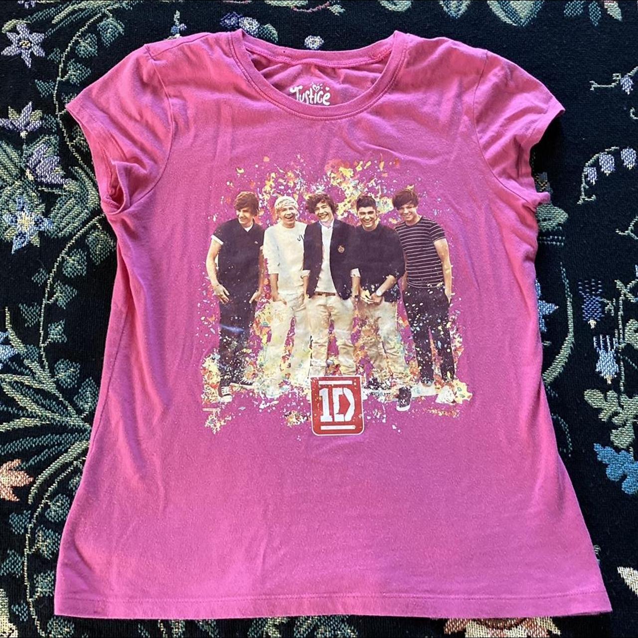Small One Direction Justice Tee Has a small hole in... - Depop