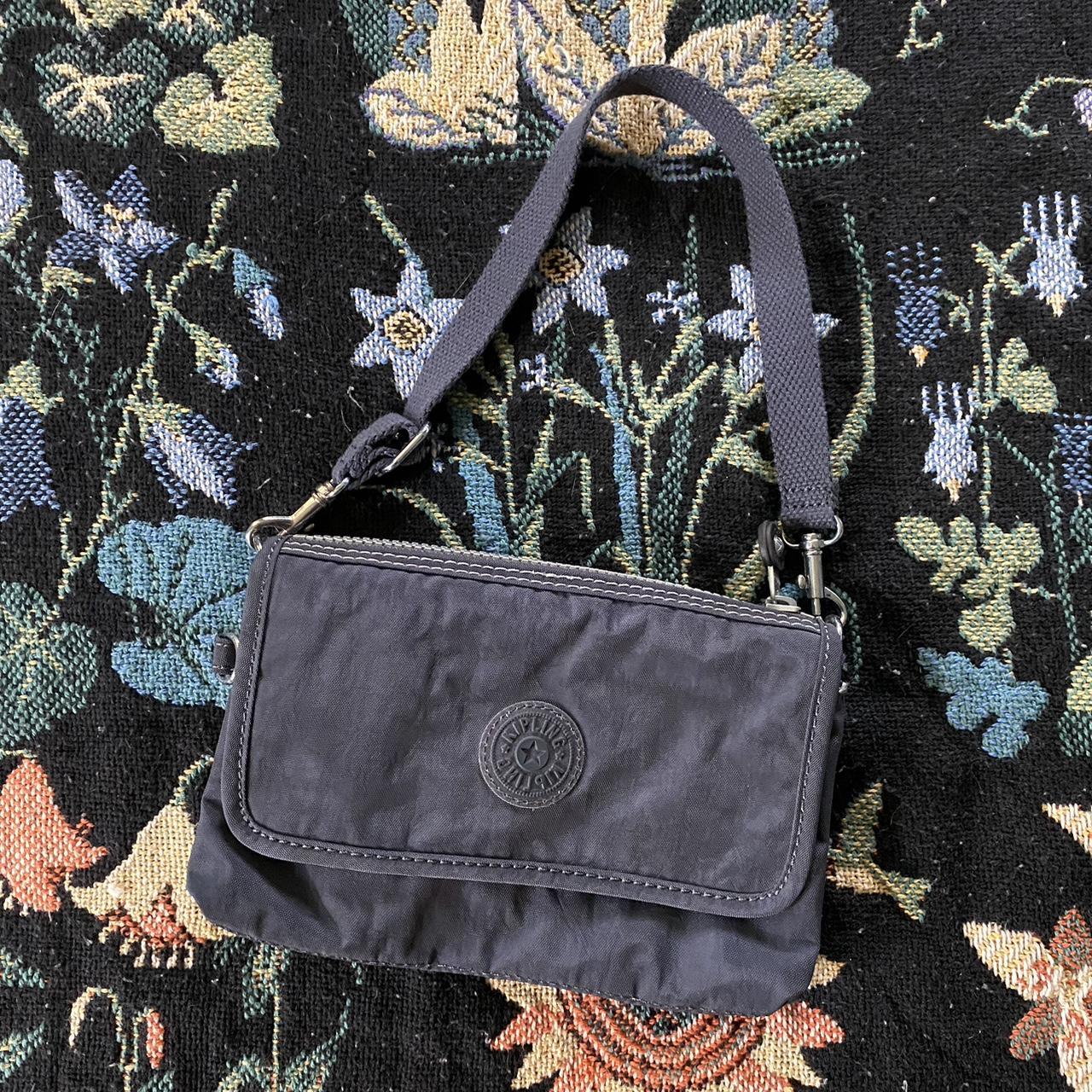 Kipling Shoulder Bag/Wristlet Super cute in great... - Depop