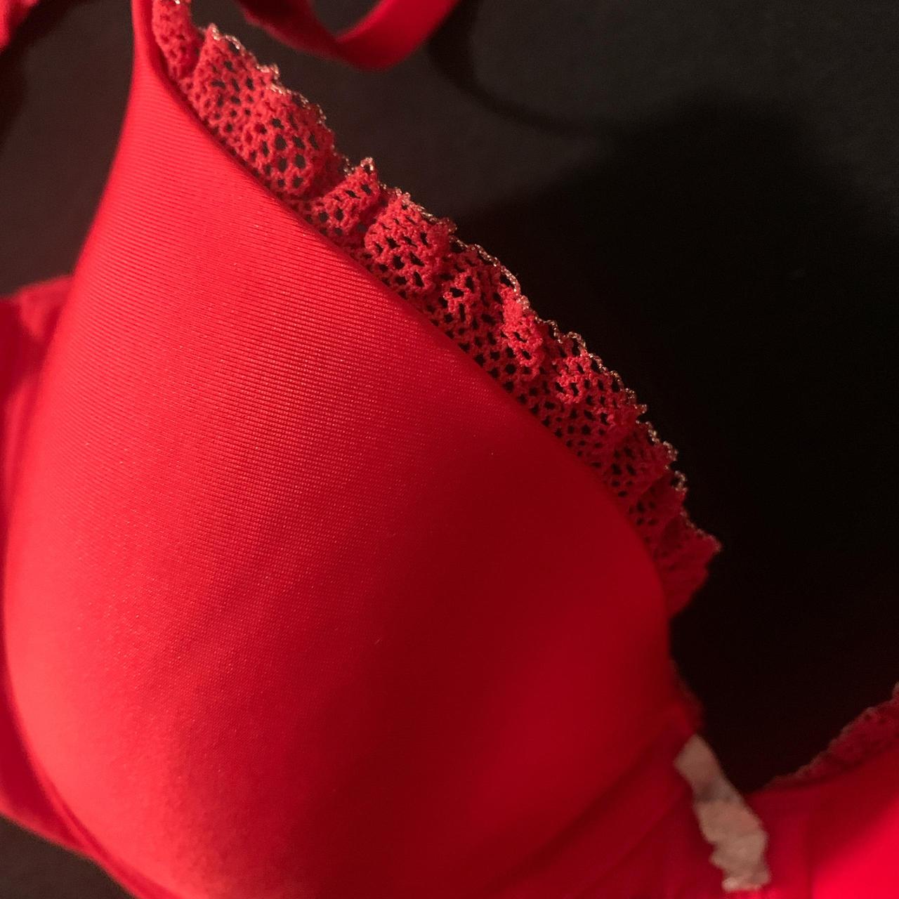Victoria’s secret demi bra with cute lace and bow - Depop