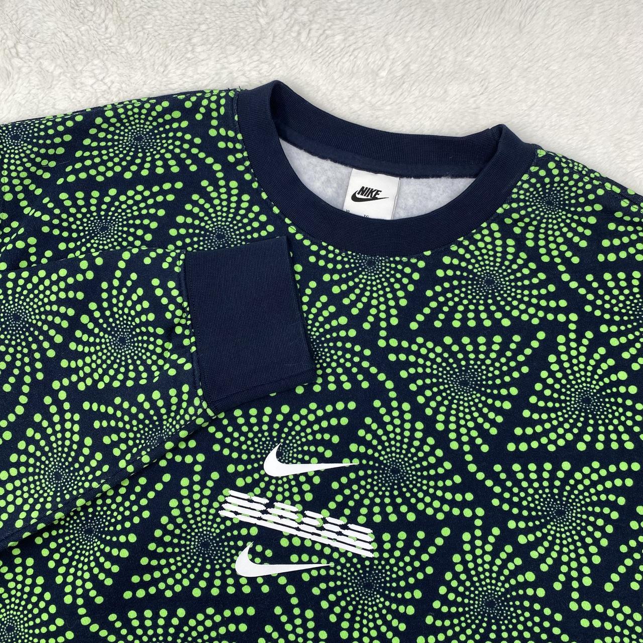 Center Swoosh nike geometric green AOP Sweatshirt XL | Depop