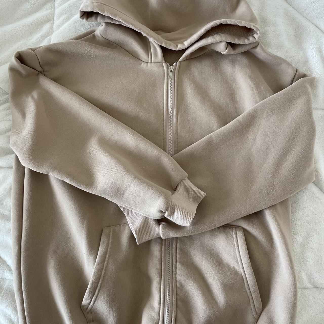 oversized beige zip up hoodie! this is so thick soft... - Depop