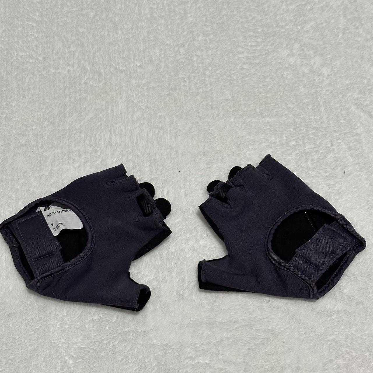 all in motion. gym fingerless gloves - Depop