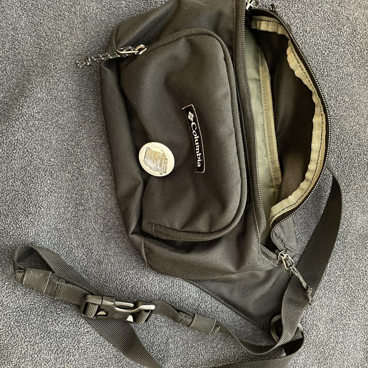 black columbia fanny pack + pin - Depop