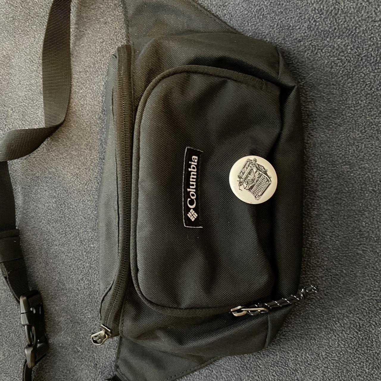 black columbia fanny pack + pin - Depop