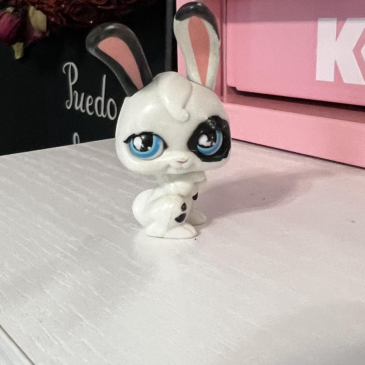 Authentic Littlest Pet Shop Bunny figurine the eyes... | Depop