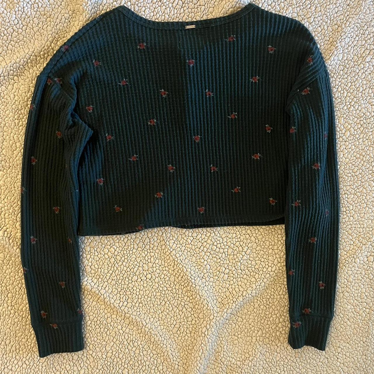 Gilly Hicks Women's Green and Red Crop-top | Depop