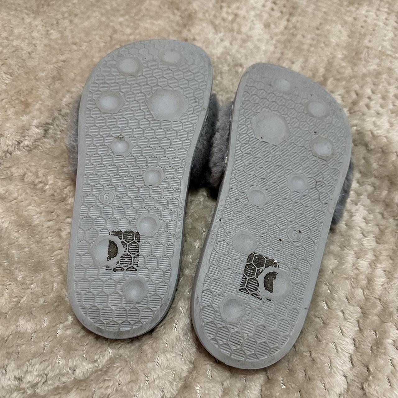 Puma Women's Grey Slides | Depop