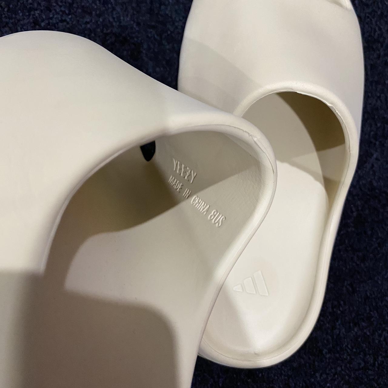 LIGHTLY WORN YEEZY SLIDES SIZE MENS 8 US - Depop