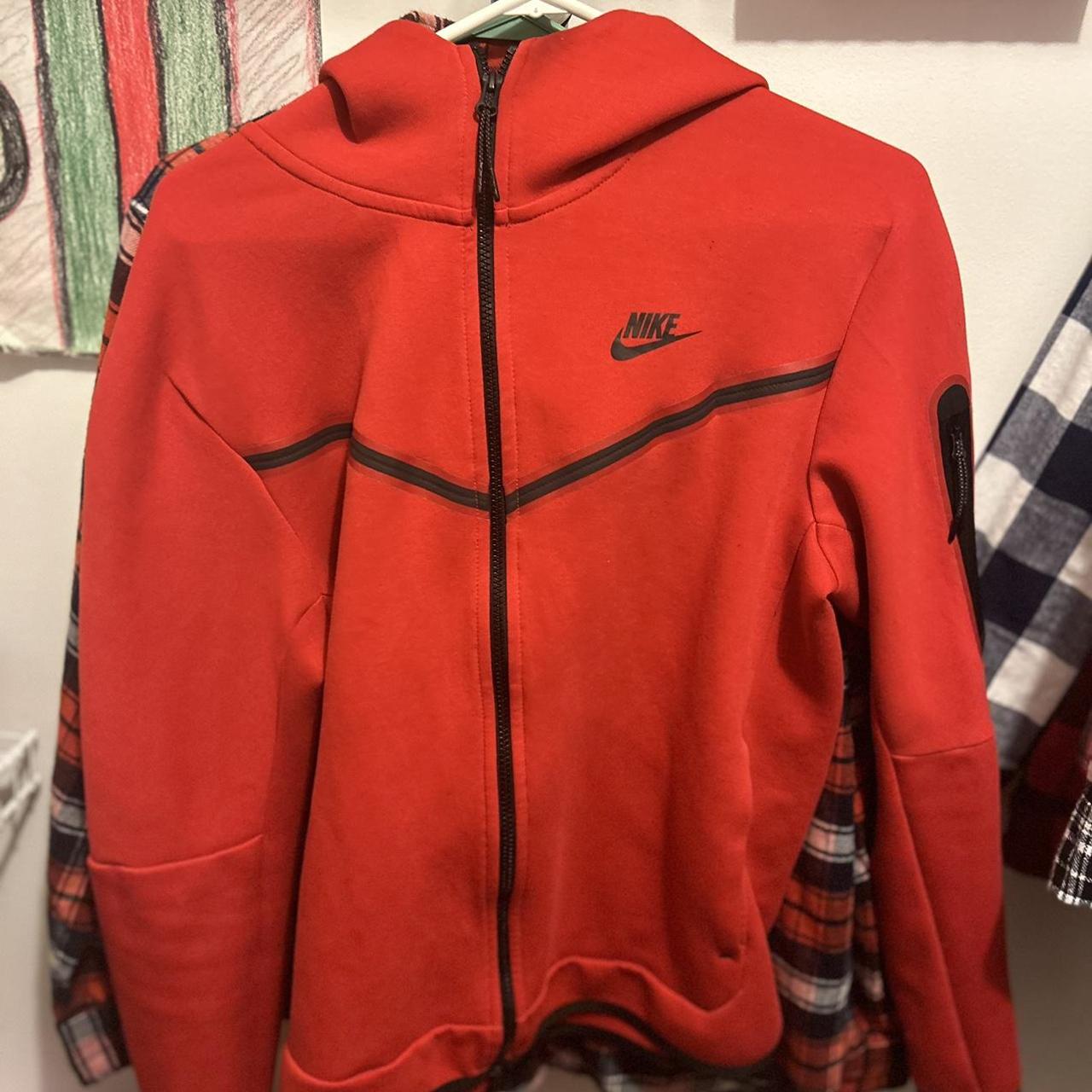 Red Nike tech - Depop