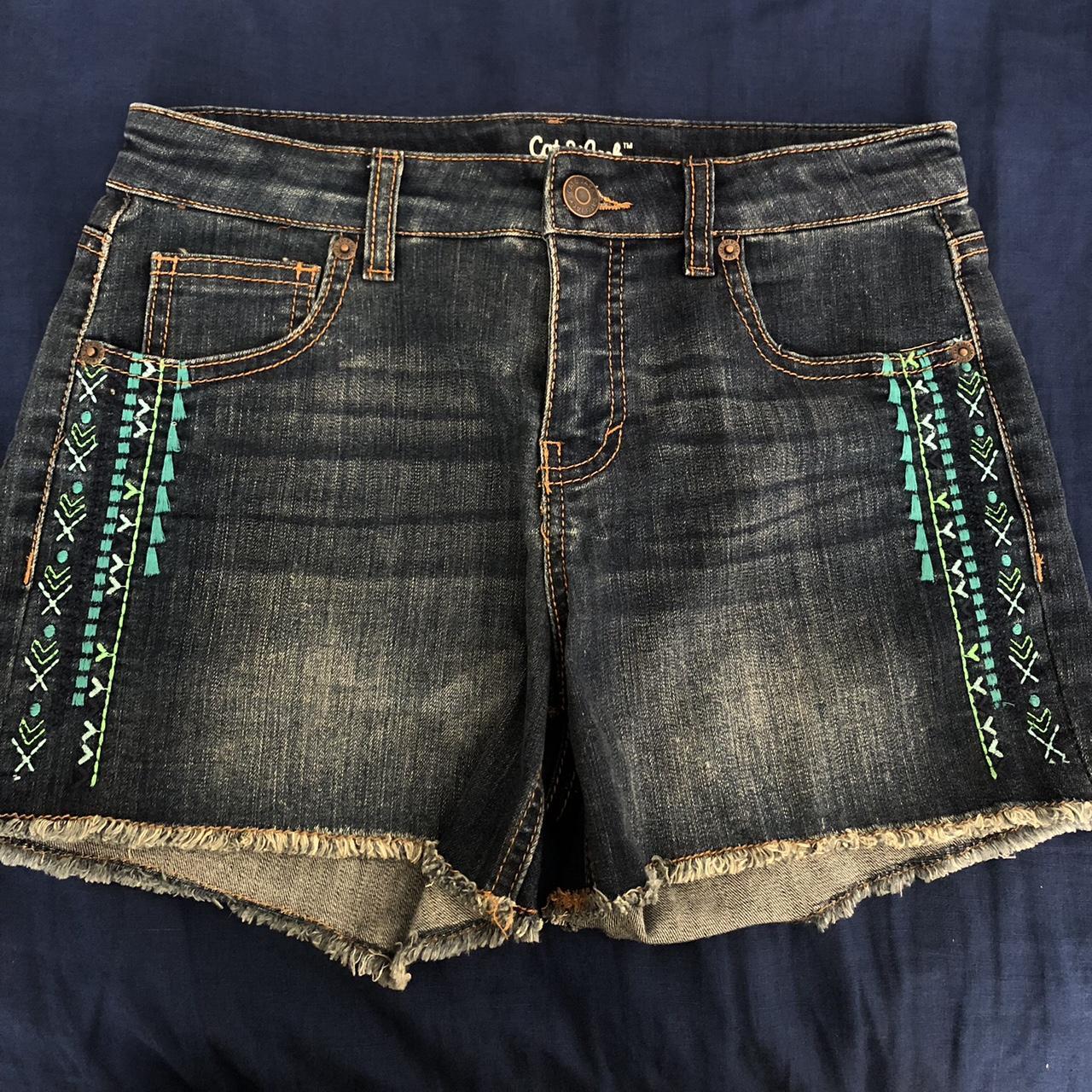 small embroidered jean shorts perfect 4 summer dm... - Depop