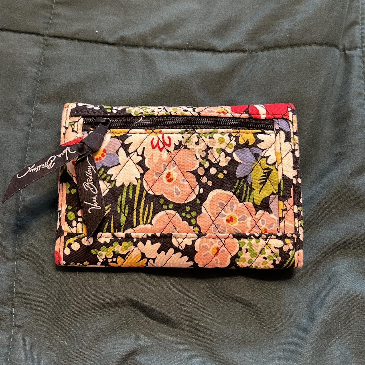 Vera Bradley wallet 💳 in great condition! no stains... - Depop