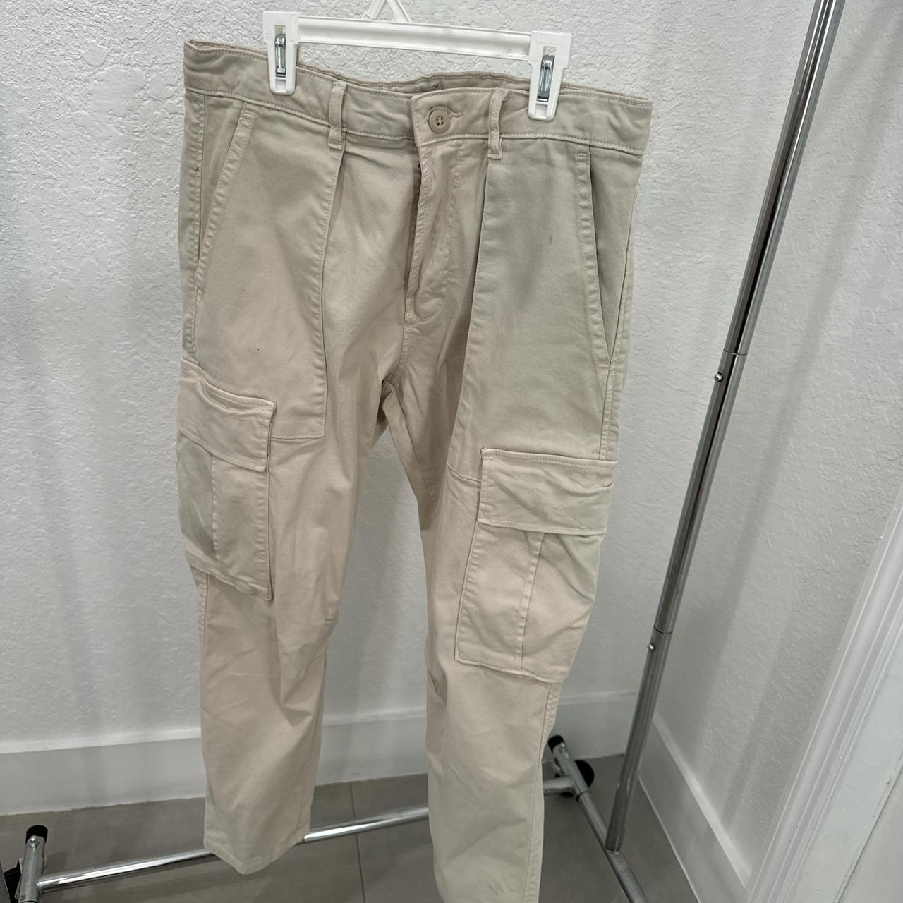 Cream cargo pants from Zara size 31 - Depop