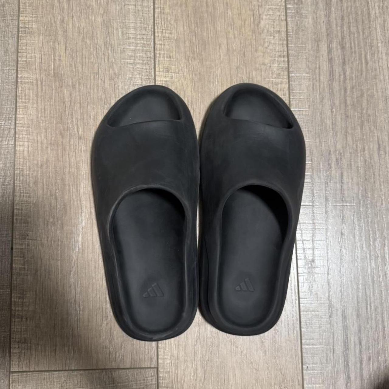 black yzy slides | Depop