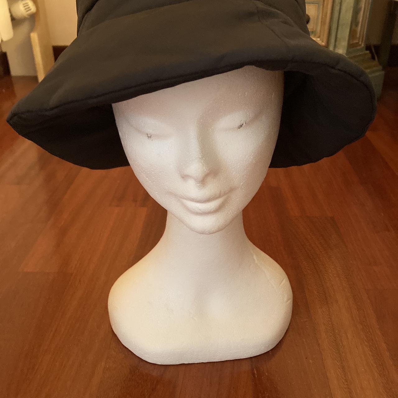 super cute puffer hat ♡ i originally bought it to... - Depop