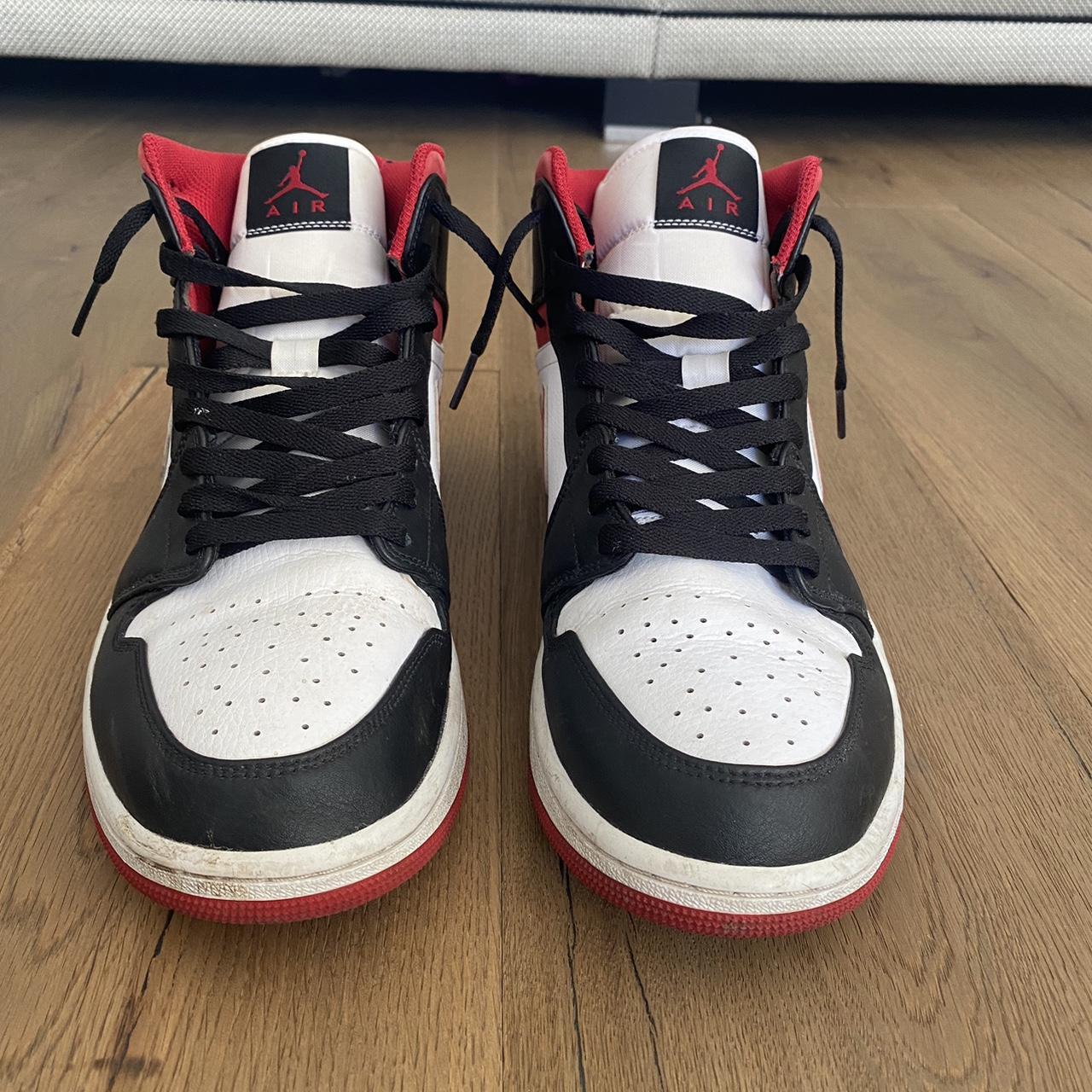 Jordan Men's Black and Red Trainers | Depop