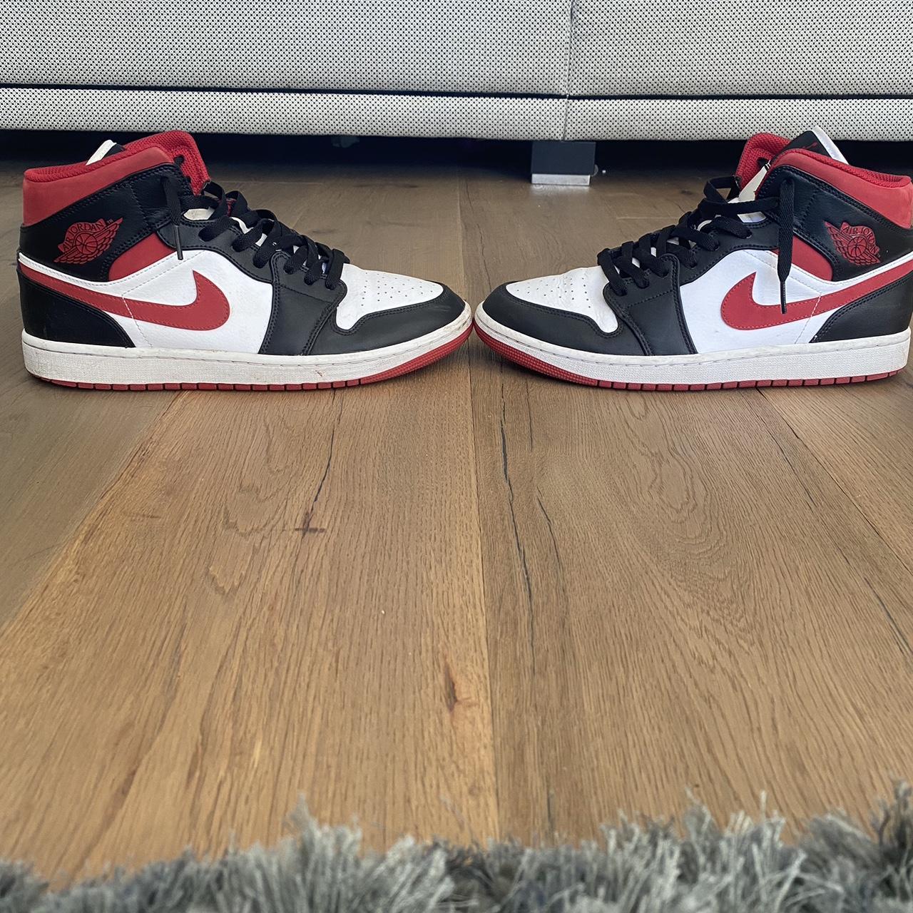 Jordan Men's Black and Red Trainers | Depop