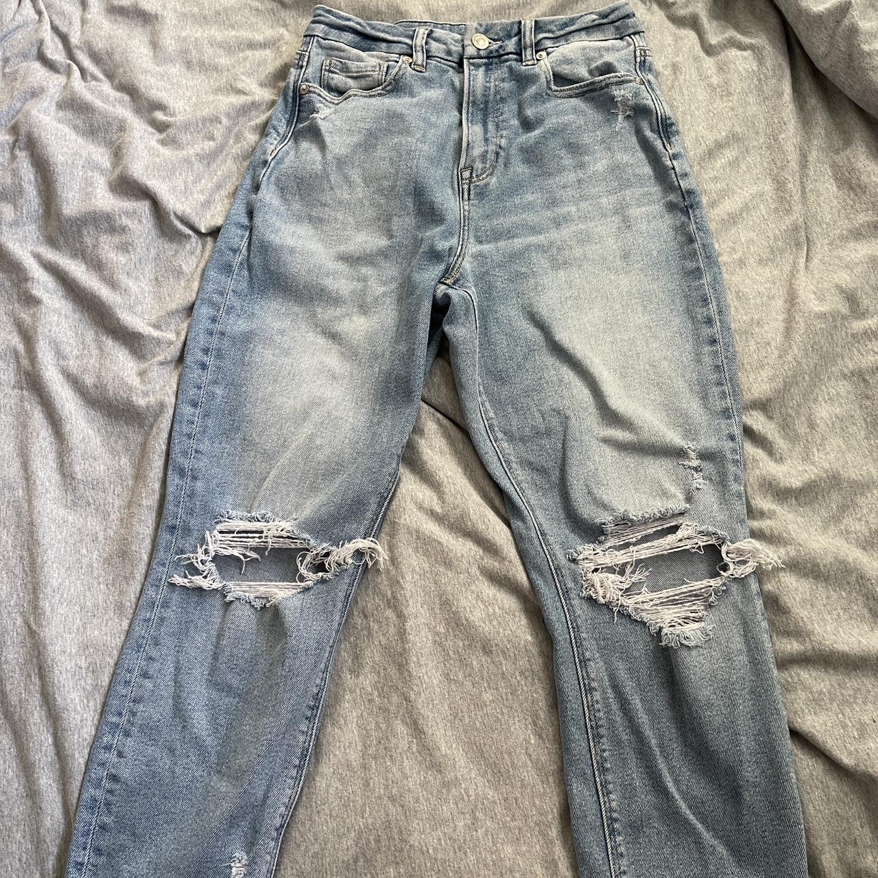 American Eagle Curvy Mom Jean Size 2 Short Depop
