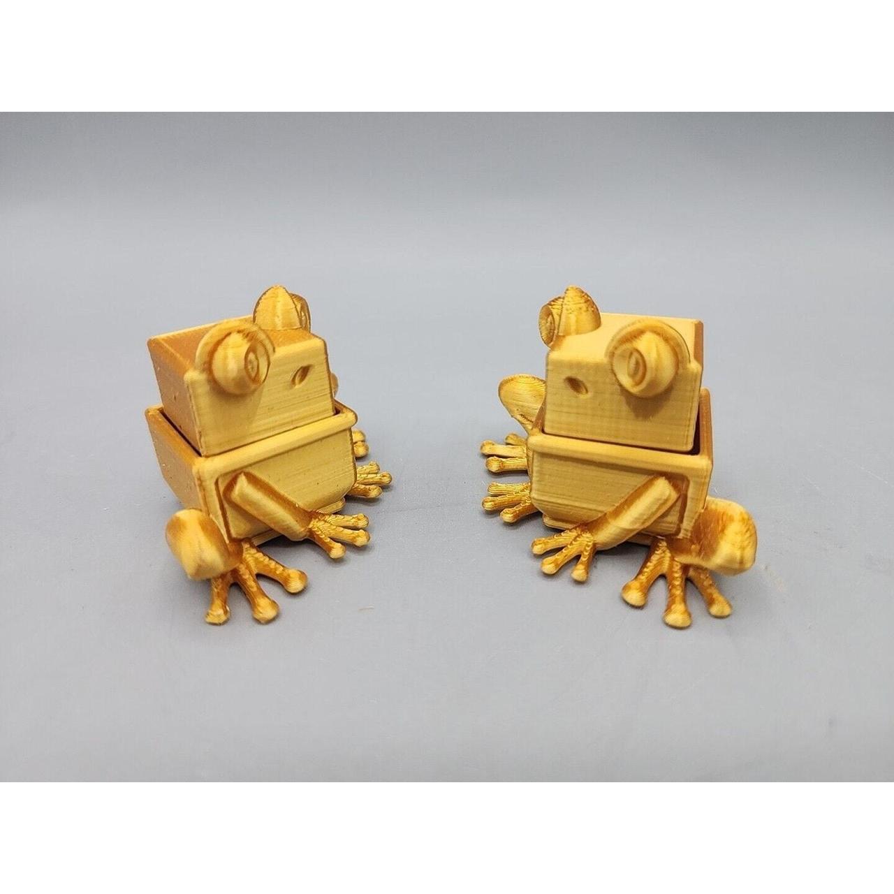 3D Printed Golden Frog Clicker Fidget Critters made... - Depop