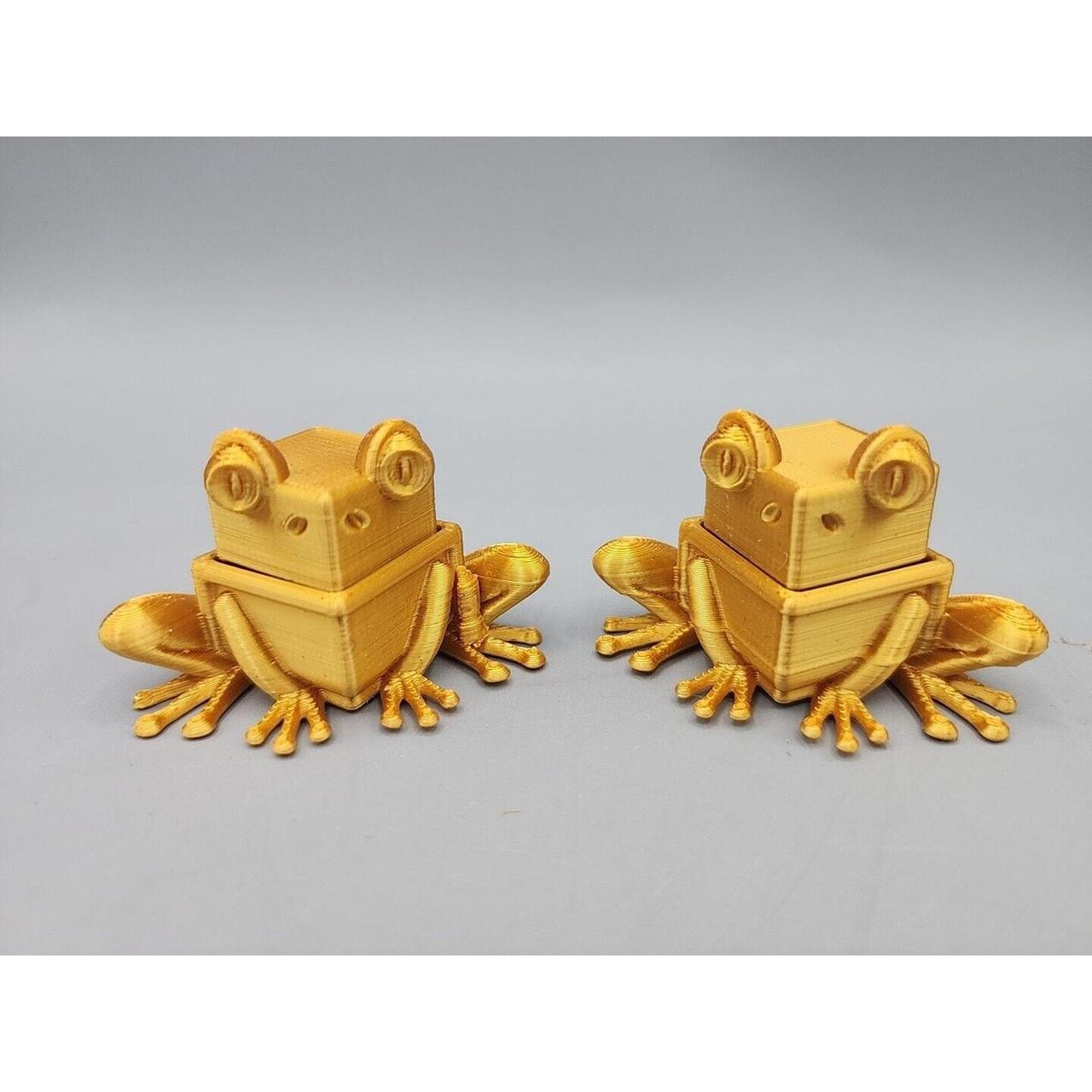3D Printed Golden Frog Clicker Fidget Critters made... - Depop