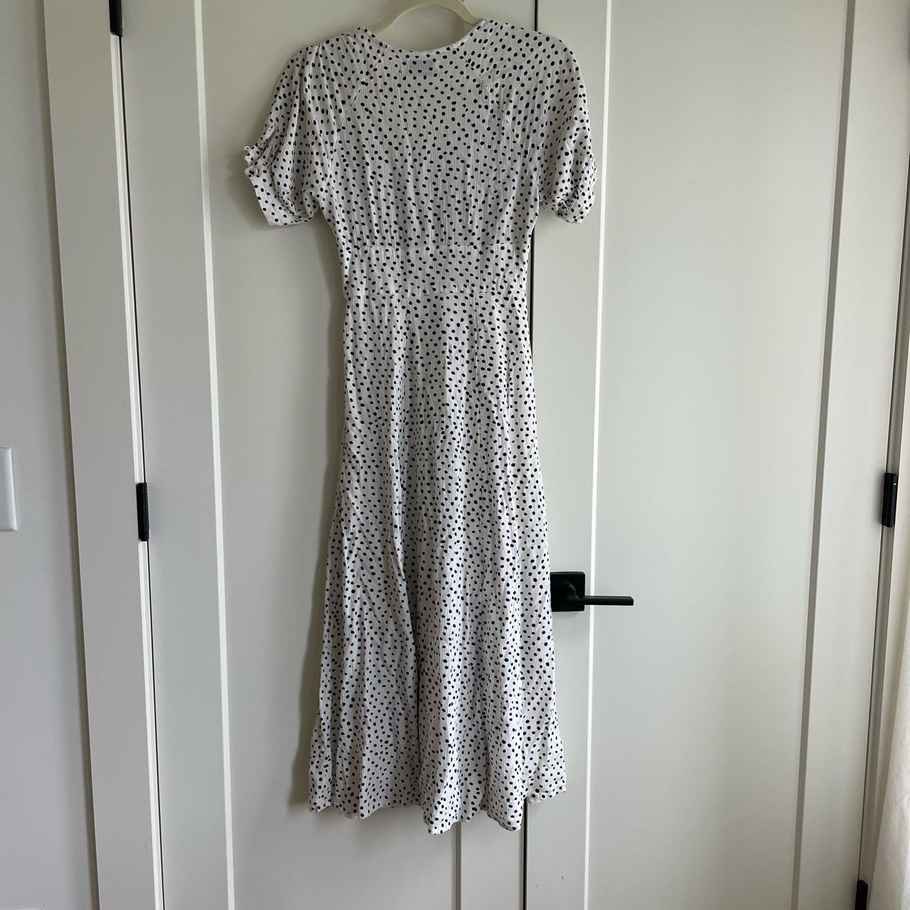 urban outfitters maxi dress - super flattering - Depop