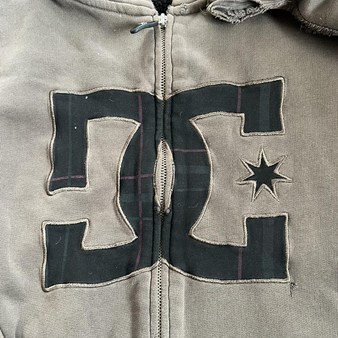 Really cool old 2000s tan and black plad DC zip-up... | Depop
