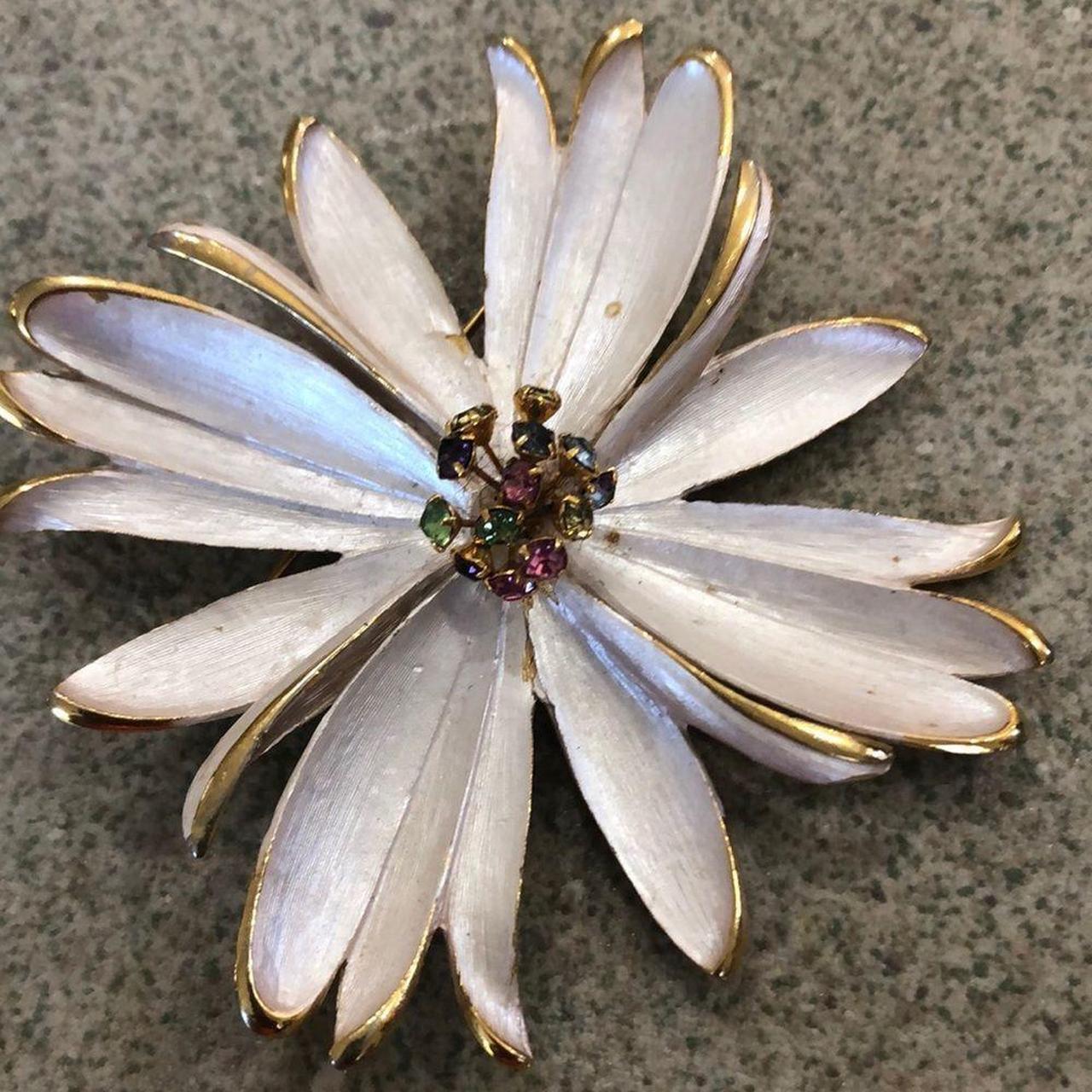 Vintage Park Lane large flower pin Pearlized White... - Depop