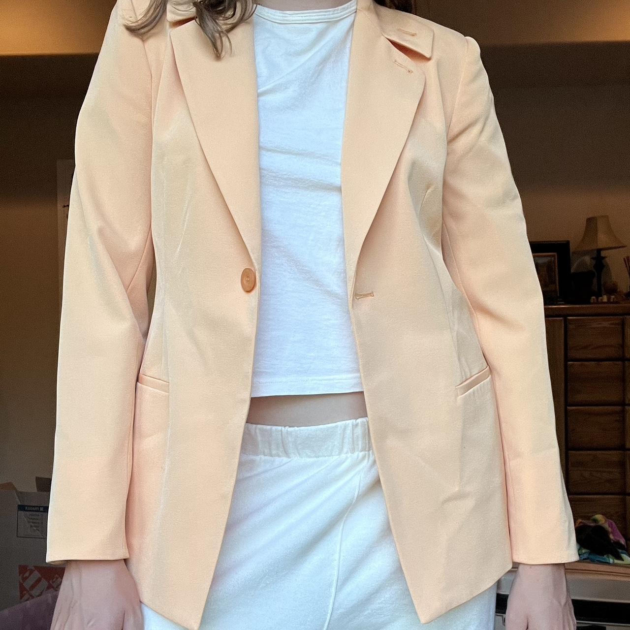 Harve Benard Size 4 orange cream blazer Shown on a... - Depop