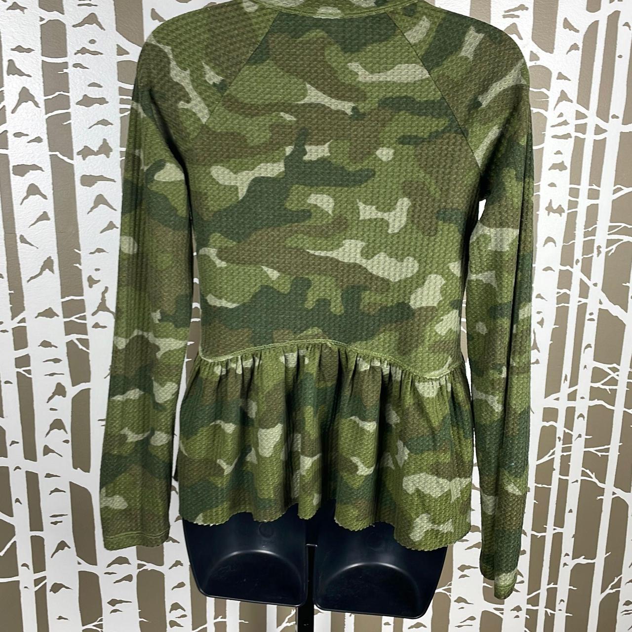 William Rast “Gryphon” Army Green Camouflage Thermal... - Depop