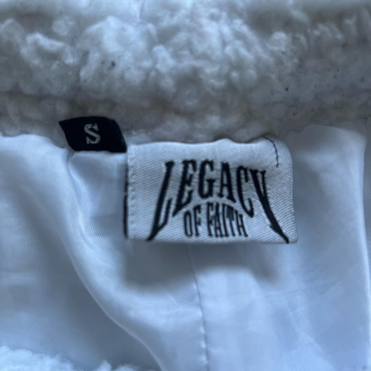 Chasin legacy sherpa shorts Small Worn a few times - Depop