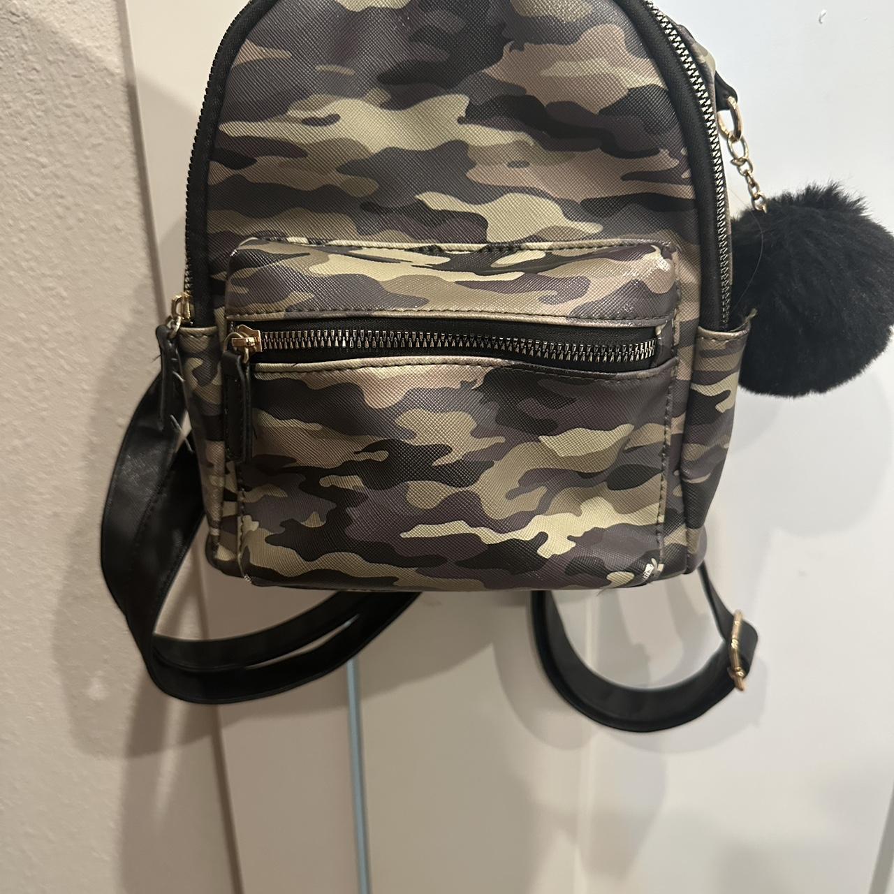 Black and green camo mini backpack #camo - Depop