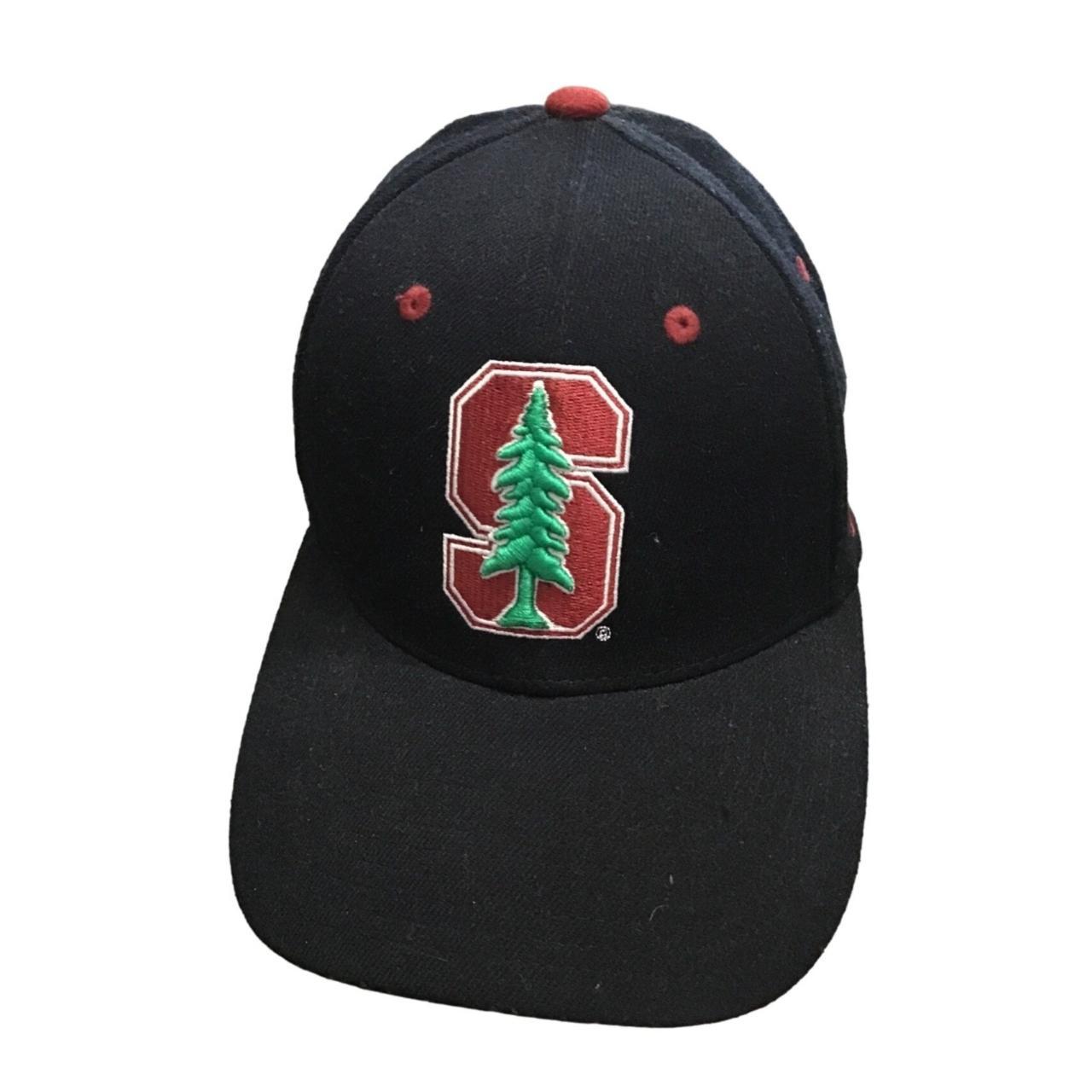 M/L PRO FITTED HAT DISCOLORATION UNDERNEATH THE BRIM... - Depop